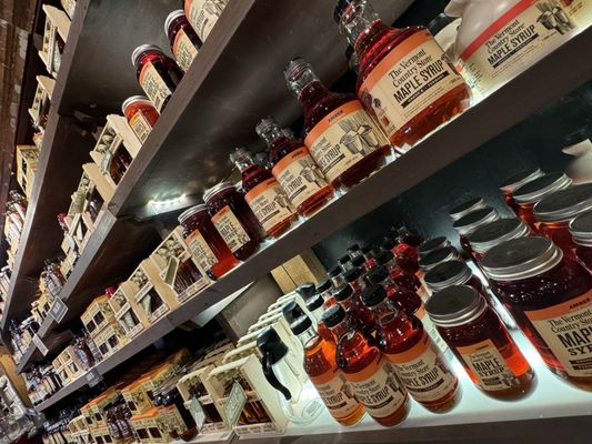 THE VERMONT COUNTRY STORE - Updated May 2025 - 158 Photos & 107 Reviews ...