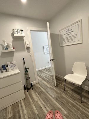 HYDRATION ROOM - Updated September 2025 - 73 Photos & 82 Reviews - 977 ...