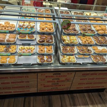 KRISPY KREME - Updated May 2025 - 514 Photos & 301 Reviews - 530 NE ...