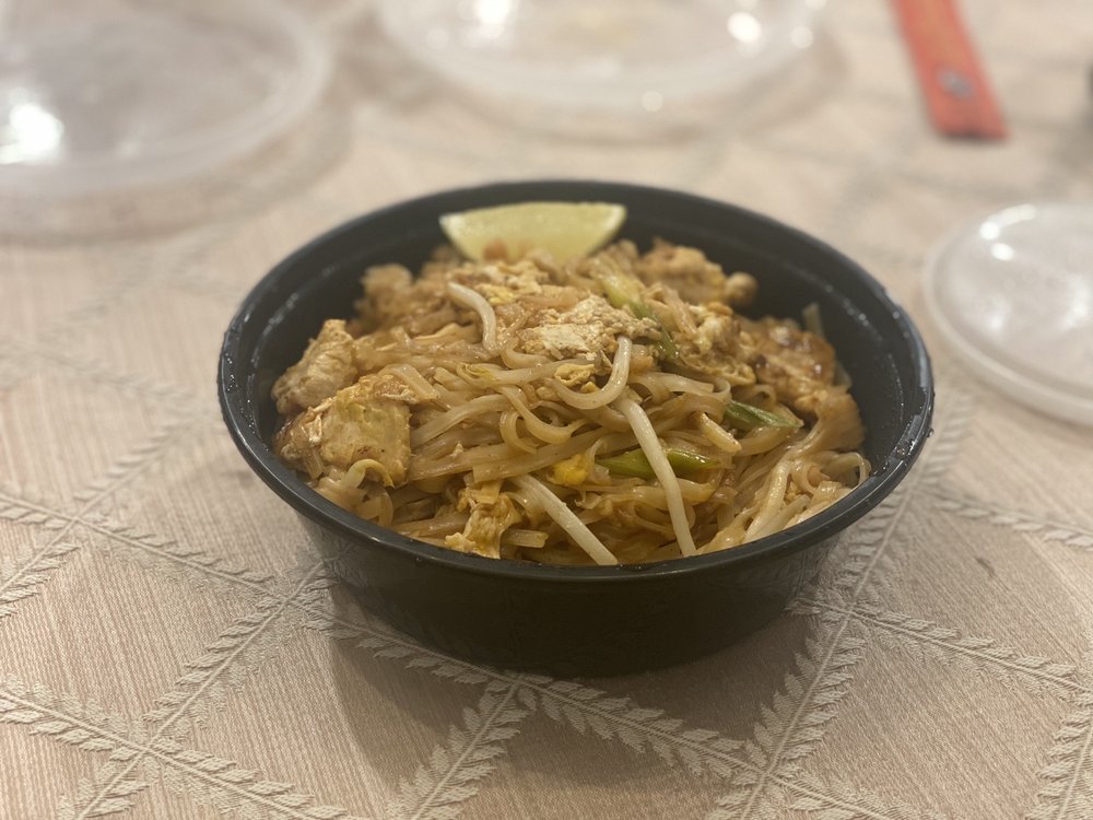 HUG THAI CUISINE - 123 Photos & 89 Reviews - 2618 Merrick Rd, Bellmore ...