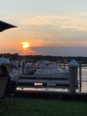 SUMMER SHANTY - Updated June 2024 - 137 Photos & 241 Reviews - 140 Main ...