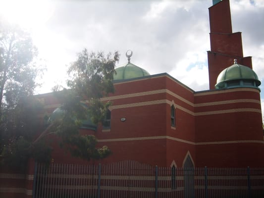 SHAHJALAL MOSQUE & ISLAMIC CENTRE - Updated April 2025 - 1a Eileen Grove, Manchester, United ...