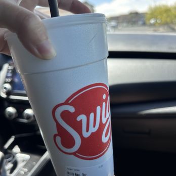 SWIG - Updated October 2025 - 84 Photos & 41 Reviews - 7170 S Rainbow ...