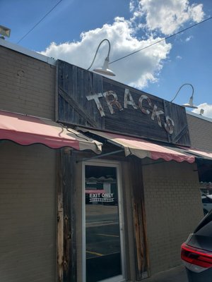 TRACKS RESTAURANT - Updated January 2026 - 54 Photos & 77 Reviews - 109 ...