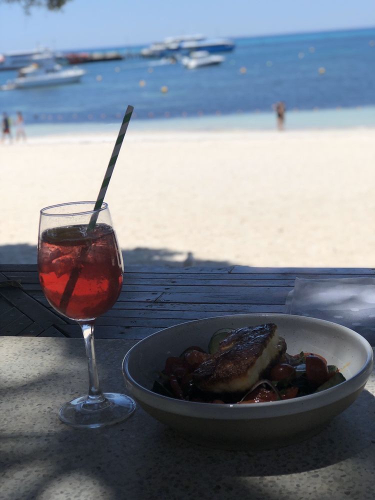 ROTTNEST PUB - 11 Photos & 11 Reviews - Seafood - Bedford Ave, Rottnest ...