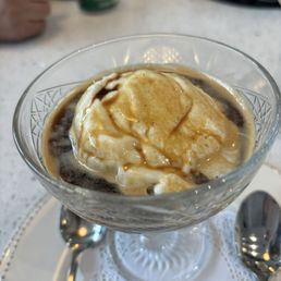 THE TWISTED APRON - Updated December 2025 - 148 Photos & 153 Reviews ...