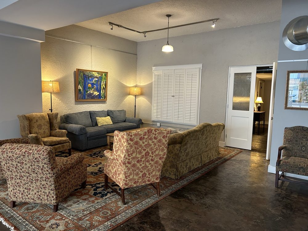 THE STANFORD INN AT WILDERNESS ROAD - Updated June 2025 - 207 W Main St ...