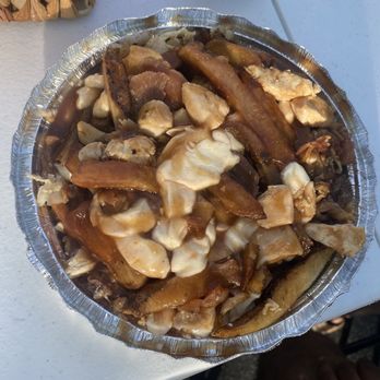 POUTINEVILLE - Updated January 2026 - 677 Photos & 648 Reviews - 1365 ...