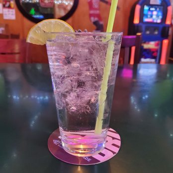 CLASSICS SPORTS BAR - Updated December 2025 - 33 Photos & 75 Reviews ...