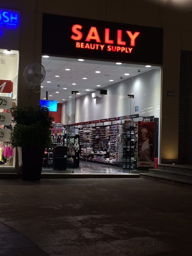 SALLY BEAUTY - Updated July 2024 - Plaza Outlet, Cancún, Quintana Roo ...