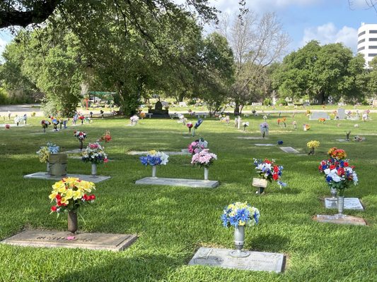 ASSUMPTION CEMETERY - CHAPEL & MAUSOLEUM - Updated July 2025 - 55 ...