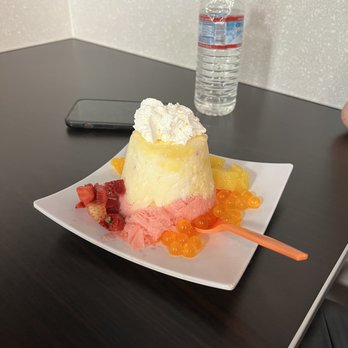 VAMPIRE PENGUIN - Updated June 2024 - 289 Photos & 118 Reviews - 1102 E ...