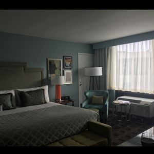 CHELSEA INN - Updated June 2025 - 50 Photos & 127 Reviews - 2095 ...