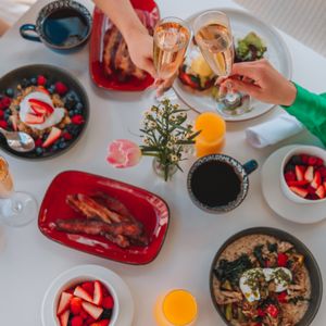 ENCLOS - Updated March 2025 - 89 Photos & 10 Reviews - 139 E Napa St ...