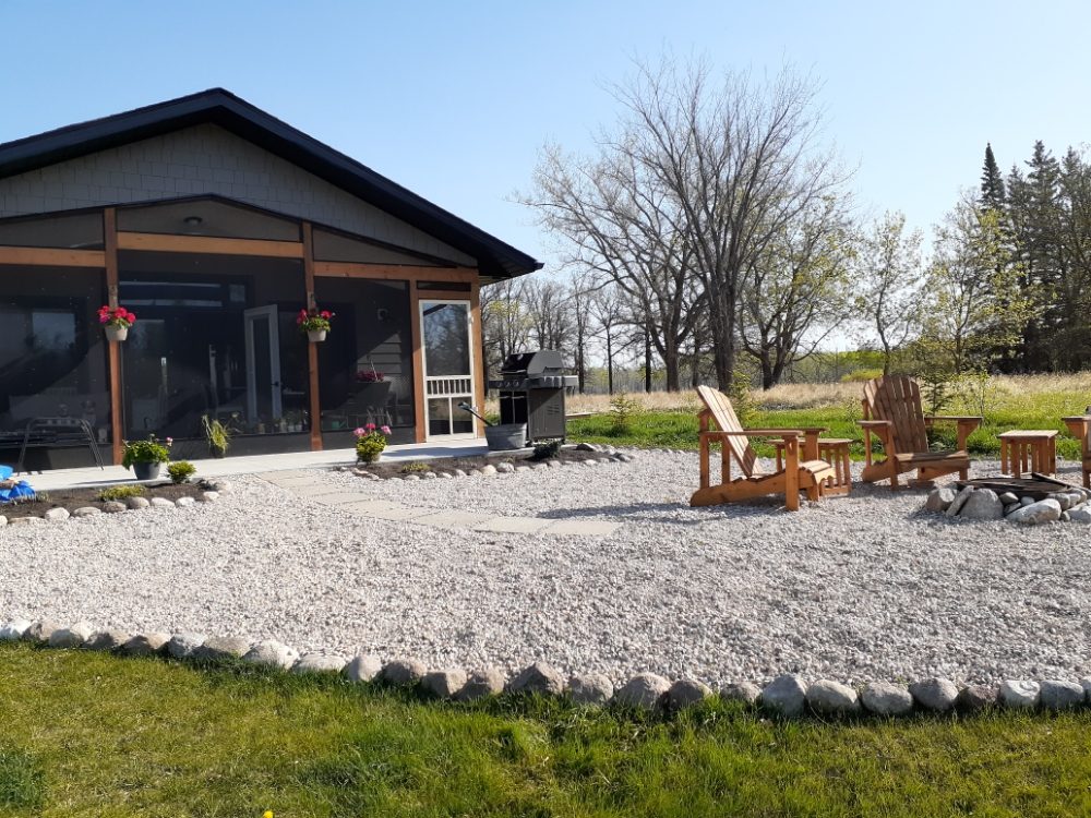 RIVERFRONT COTTAGE RETREAT - Updated September 2024 - 2 Grapevine Lane ...