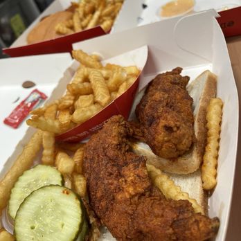 DAVE’S HOT CHICKEN - Updated October 2025 - 212 Photos & 133 Reviews ...