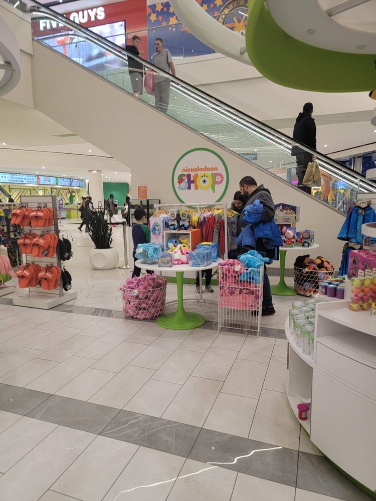 NICKELODEON GIFT SHOP - 1 American Dream Wy, East Rutherford, New ...