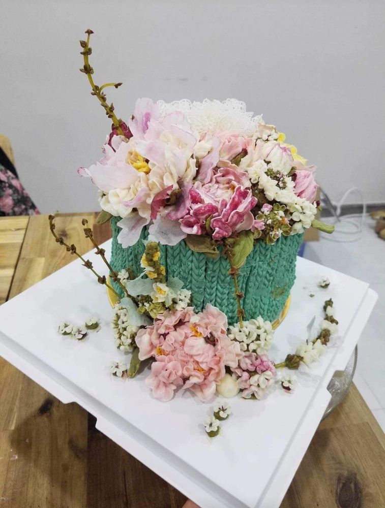 BLOOMING CAKES - Updated August 2024 - 79 Photos - Mill Valley, California - Custom Cakes ...