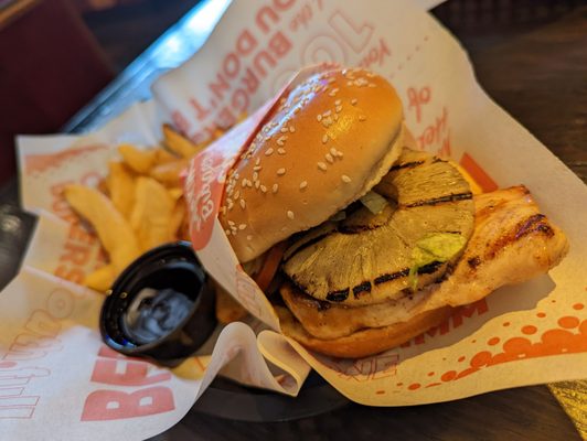 RED ROBIN GOURMET BURGERS AND BREWS - 362 Photos & 168 Reviews - 1088 ...