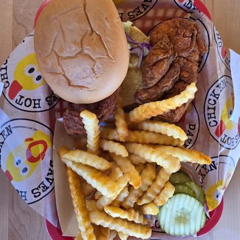 DAVE’S HOT CHICKEN - Updated December 2025 - 363 Photos & 413 Reviews ...