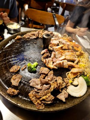 THE CAST IRON POT - Updated December 2025 - 1341 Photos & 954 Reviews ...