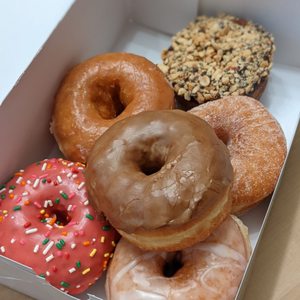 MR D’S DONUTS - 75 Photos & 125 Reviews - Donuts - 11222 W 75th St ...