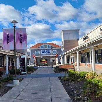 WRENTHAM VILLAGE PREMIUM OUTLETS - Updated December 2025 - 282 Photos ...
