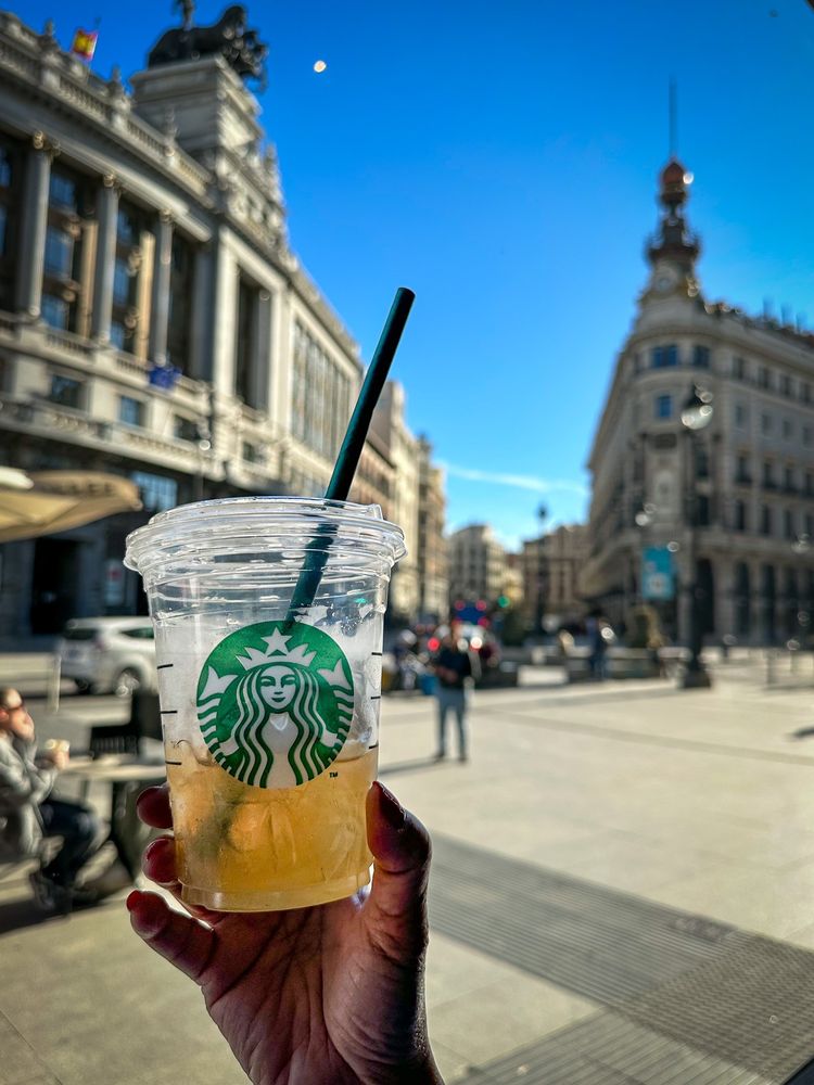 STARBUCKS - Updated June 2024 - 17 Photos - Calle Alcalá, Côte-d'Or ...