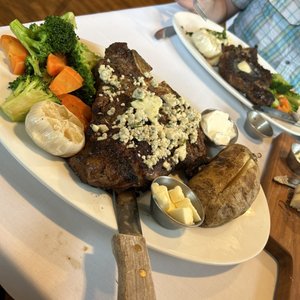 PC’S PADDOCK RESTAURANT - Updated December 2024 - 60 Photos & 139 ...