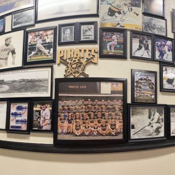 WIGGY’S OF STOTT TOWN CEN - Updated December 2025 - 60 Photos & 112 ...