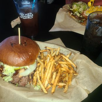 FU-BURGER - Updated May 2025 - 23 Photos & 31 Reviews - 526 Wellington ...