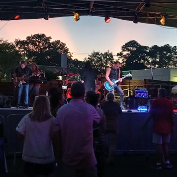 BOWSTRING PIZZA AND BREWYARD - Updated December 2025 - 126 Photos & 101 ...