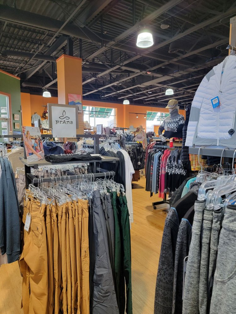 QUEST OUTDOORS - Updated January 2026 - 15 Photos & 39 Reviews - 4600 ...