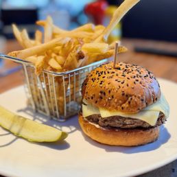 YARD HOUSE - Updated August 2025 - 1994 Photos & 1323 Reviews - 3775 ...