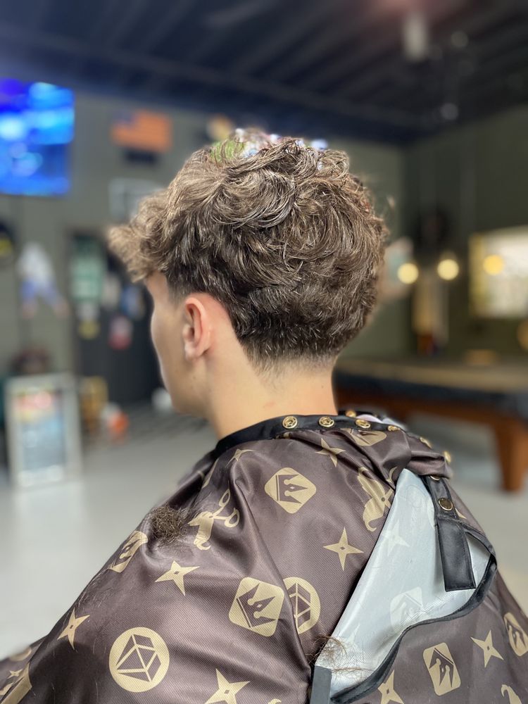 LAKE SHORE GROOMING LOUNGE - Updated October 2025 - Request an ...