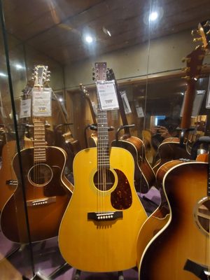 GUITAR CENTER - Updated January 2025 - 12 Photos & 52 Reviews - 21335 ...