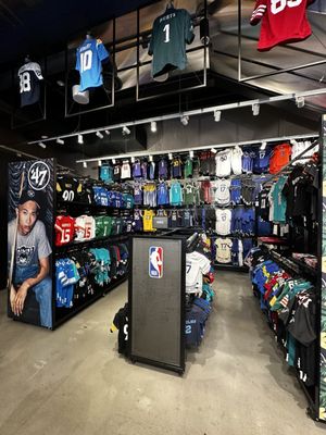 LIDS - Updated December 2025 - 23 Photos & 12 Reviews - 3791 S Las ...