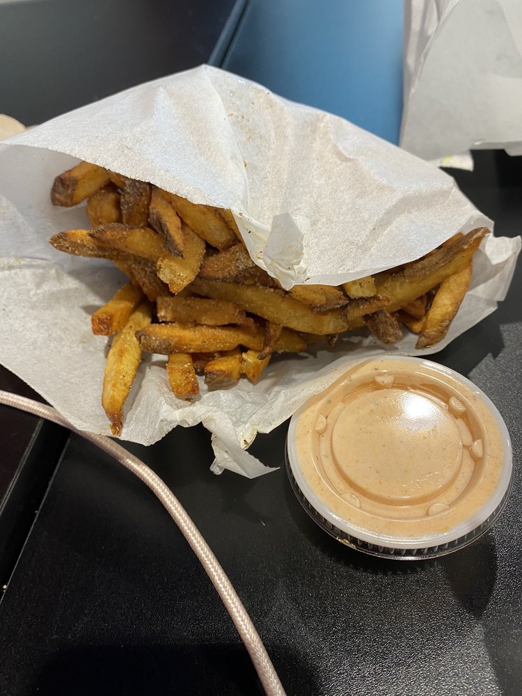 FAT GUY’S BURGER BAR - 48 Photos & 85 Reviews - 7777 E Apache St, Tulsa ...