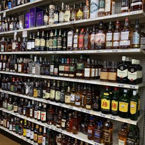 MEGA-BEV - Updated August 2025 - 14 Photos - 545 Lake Michigan Dr NW ...