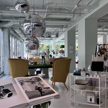 DIALOG - Updated July 2024 - 94 Photos & 32 Reviews - 1001 N Central ...