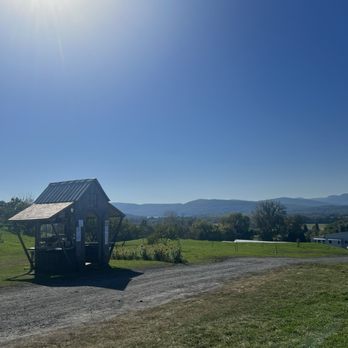 CHAMPLAIN ORCHARDS - Updated December 2025 - 94 Photos & 13 Reviews - 3597 VT Rte 74 W, Shoreham ...