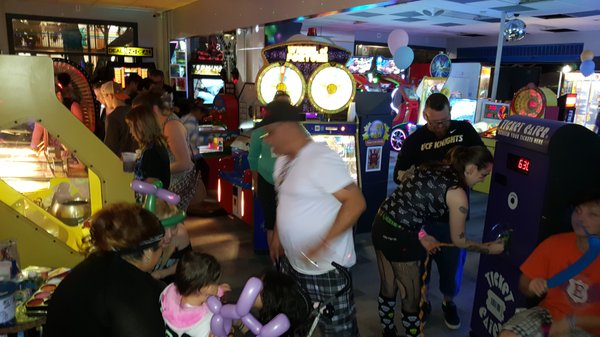 HAPPY DAYS FAMILY FUN CENTER - Updated December 2025 - 19 Photos - 5770 ...