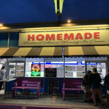 SNOWFLAKE ICE CREAM SHOPPE - Updated December 2025 - 360 Photos & 361 ...