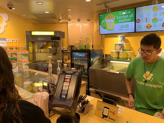 DOC POPCORN - MALL OF AMERICA - 19 Photos & 28 Reviews - 306 E Broadway ...