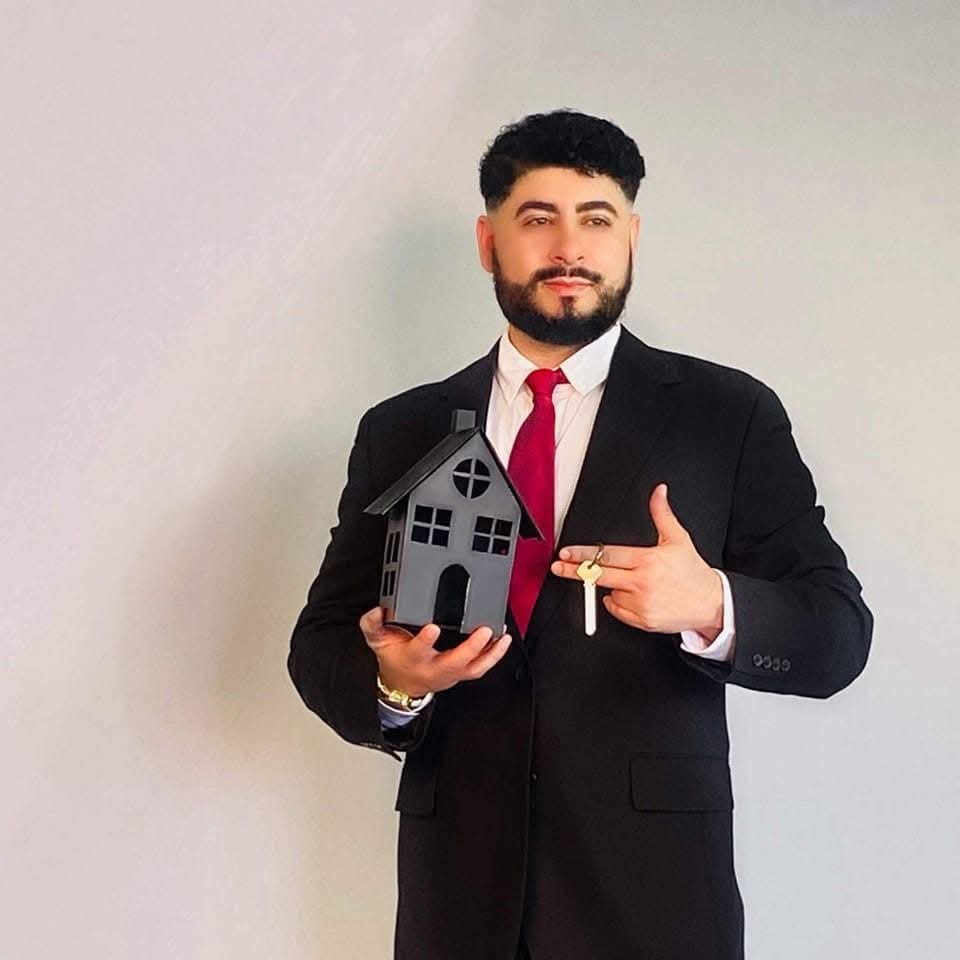 DANIEL SILVAS - CENTURY 21 - Updated August 2025 - Contact Agent - 833 ...