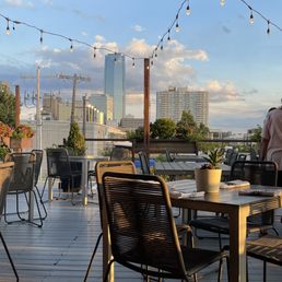 THE HALL’S PIZZA KITCHEN - Updated October 2025 - 862 Photos & 705 ...