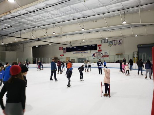 LYNNWOOD ICE CENTER - 22 Photos & 47 Reviews - 19803 68th Ave W ...