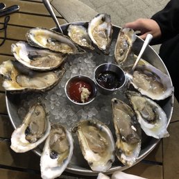 THE WALRUS OYSTER & ALE HOUSE - Updated May 2024 - 3255 Photos & 2842 ...
