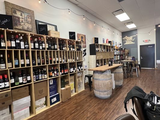 THE LOADED GRAPE - Updated August 2024 - 334 Photos & 18 Reviews - 2915 Battleground Ave ...