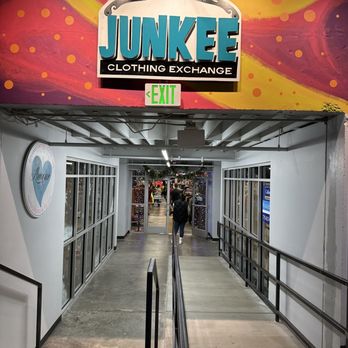 JUNKEE CLOTHING EXCHANGE - Updated September 2024 - 507 Photos & 377 ...